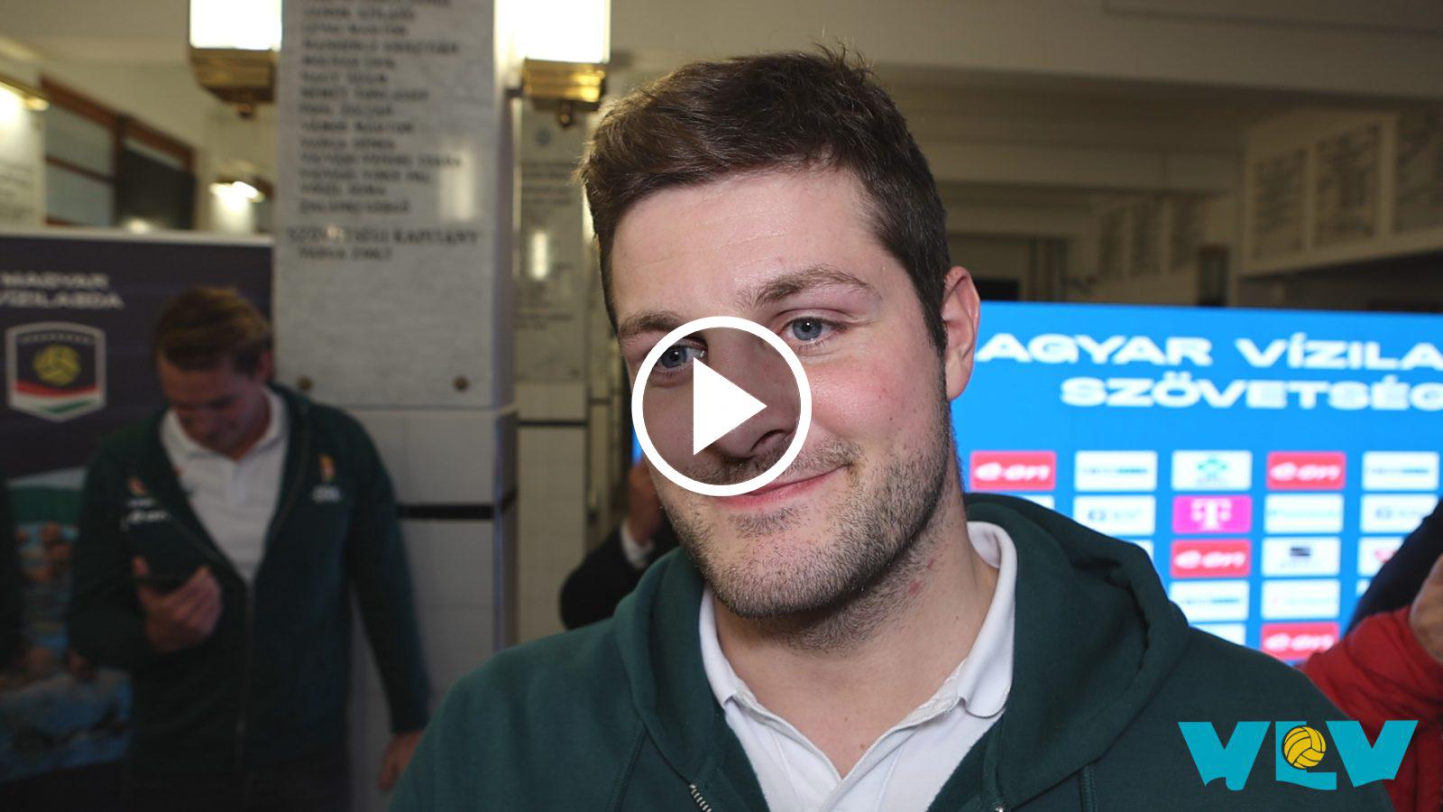 Manhercz Krisztián a vlv-nek – márványtábla-avatás (2023.12.14.) – VLV